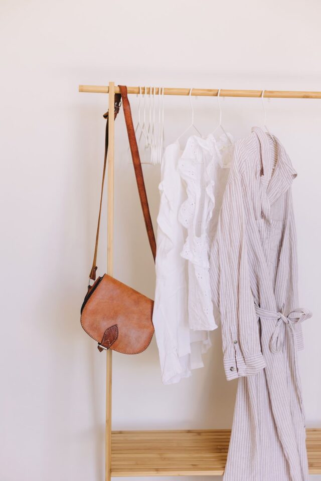 Your Minimalist Capsule Wardrobe Checklist to Build A Super Easy ...